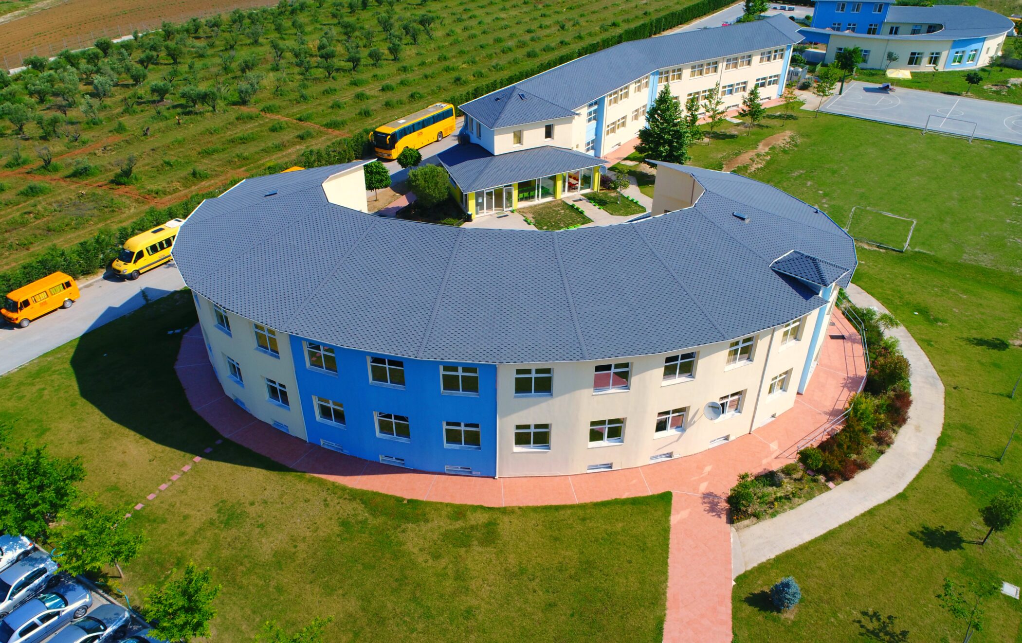 Δημοτικό – Εκπαιδευτήρια ΠΛΑΤΩΝ